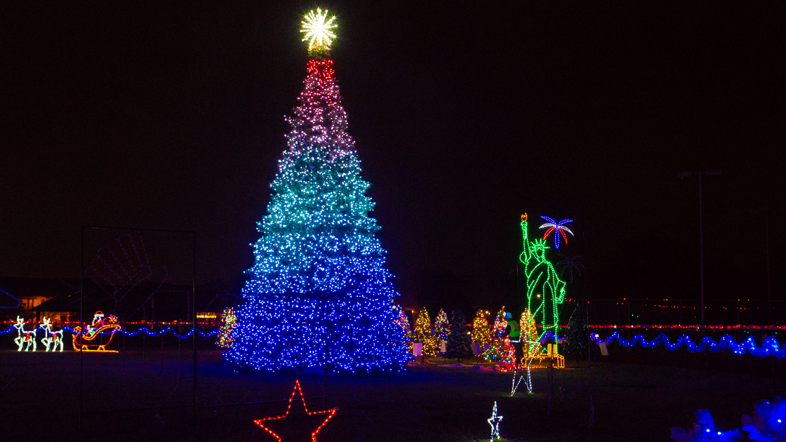 Commercial Christmas Decorations - Animated Light Shows - Extreme ...